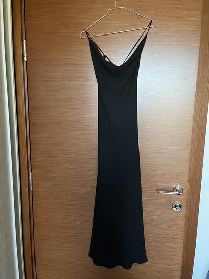 Crna haljina Roman