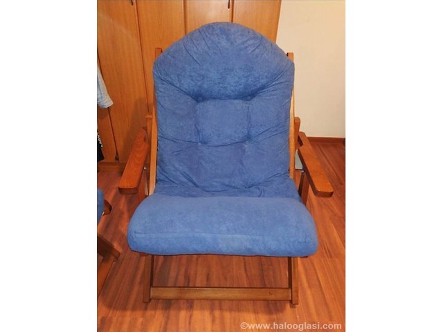 Plava fotelja
