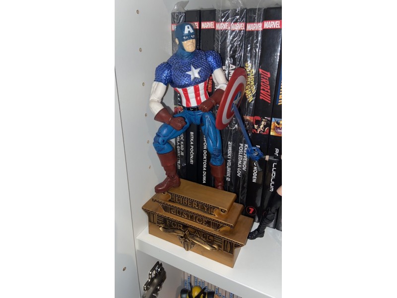 Marvel Select Captain America