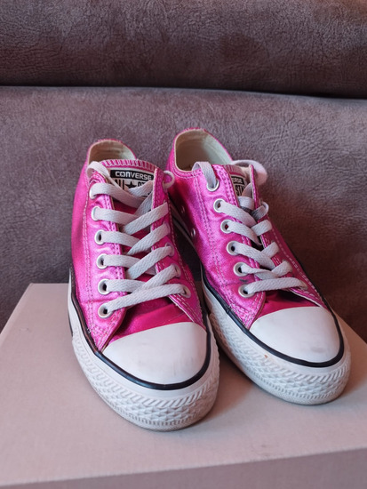 Ženske starke, Converse