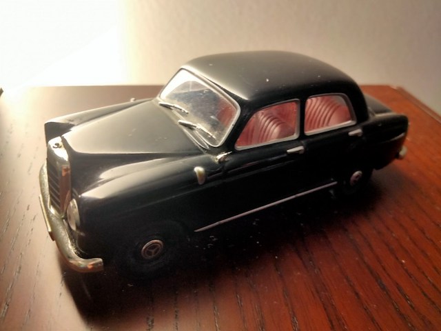 Mercedes Benz 180 1/47