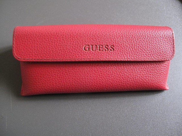 GUESS - polovna futrola za naočare