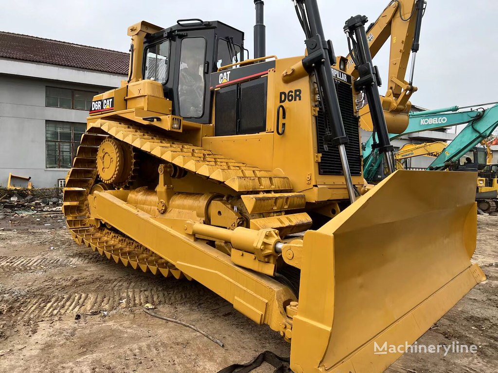 Caterpillar D6R buldožer