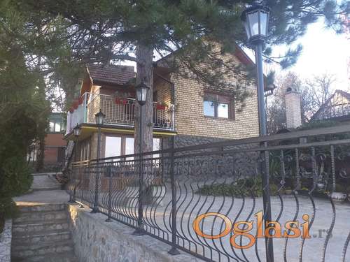 Beautiful holiday house with pool, wi fi, ..