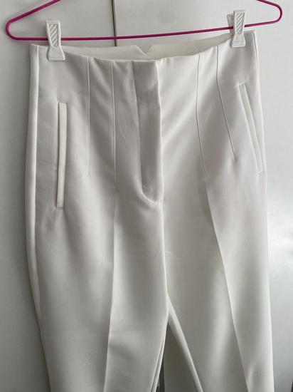 Zara pantalone NOVO