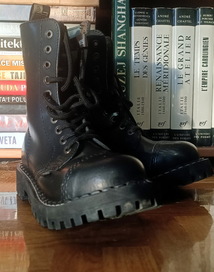 Steel Boots Br.38