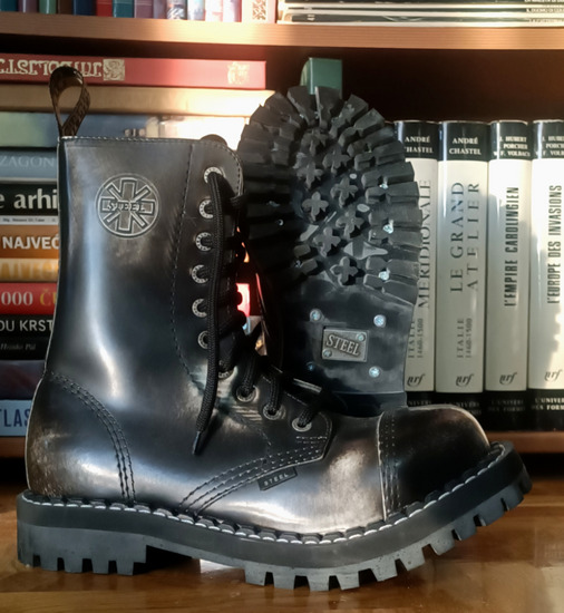 Steel Boots Br.40