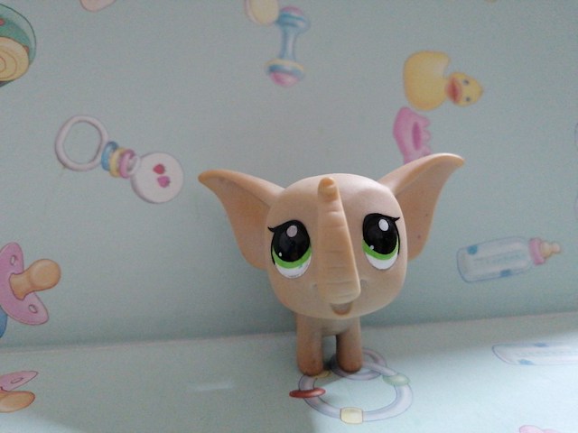 Littlest pet shop lps