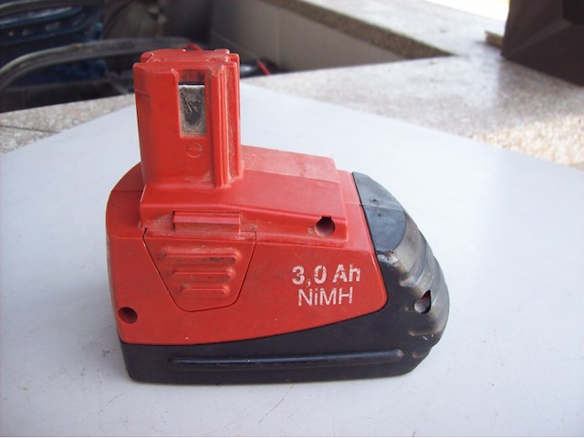 HILTI  baterija 12 volti(3,0Ah) Ni-Mh SFB 126