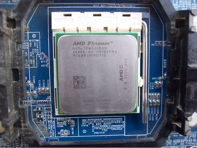 AMD Phenom Quad Core 9650(4 x 2,3Ghz) AM2+
