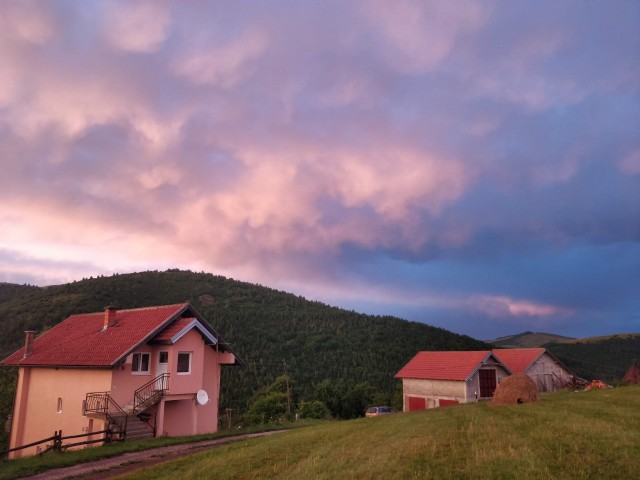 Apartmani, Akmaćići