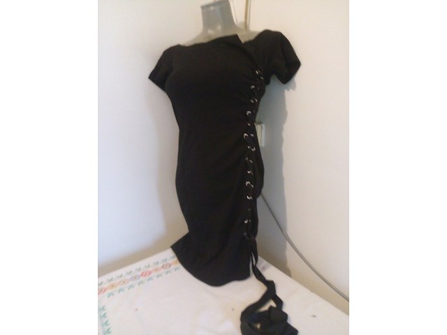 Amisu crna haljina sa pertlicom M
