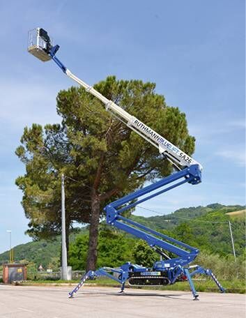 Nova Bluelift SA26 podest ruchomy przegubowy na gąsienicach 18m hidraulična zglobna platforma