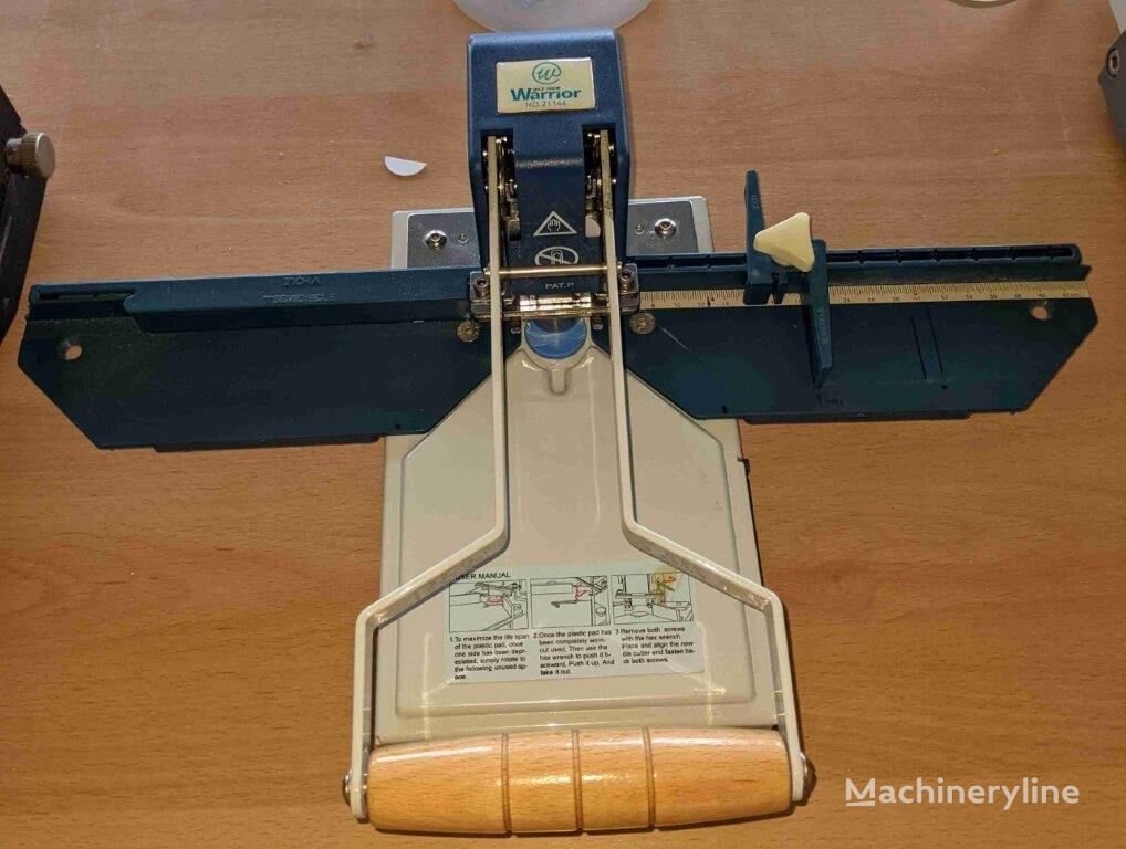 Thumbhole punch mašina za perforaciju