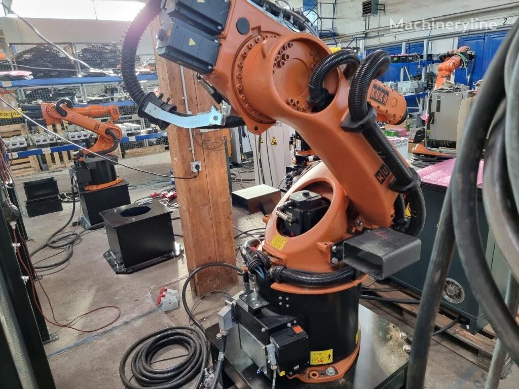 KUKA KR30-3 industrijski robot