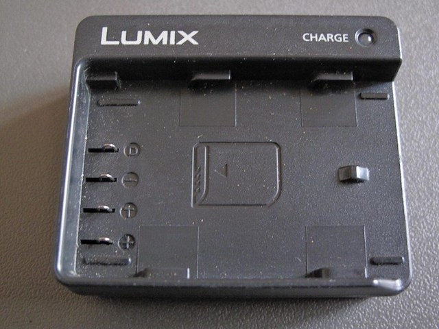 Panasonic Lumix DMW-BTC13G punjač za DC-G9 DC-GH4 ...