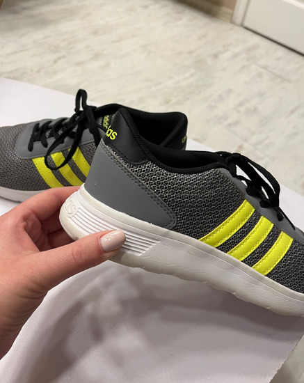 ADIDAS patike broj 40
