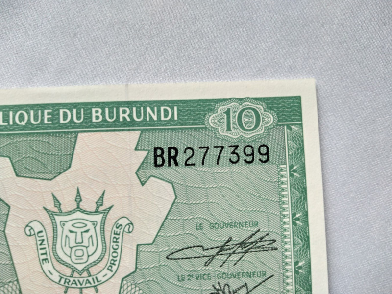 Burundi 10 francs,2003 god.UNC, lep broj