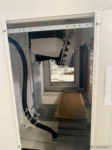 Vertikalni centar za mahinacije
FANUC Robodrill α-D21LiB5 ADVANCED