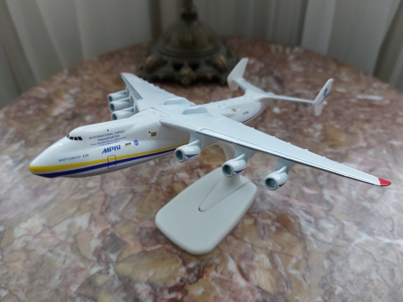 Avion MRIYA AN-225