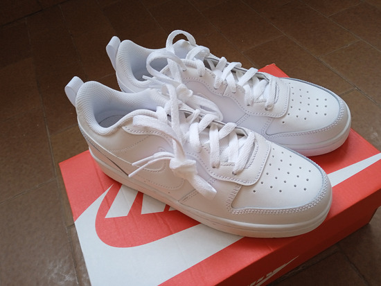 NIke NOVO 37,5