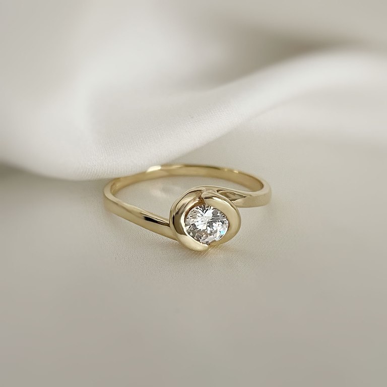 Verenički prsten sa jednim cirkonom, žuto zlato