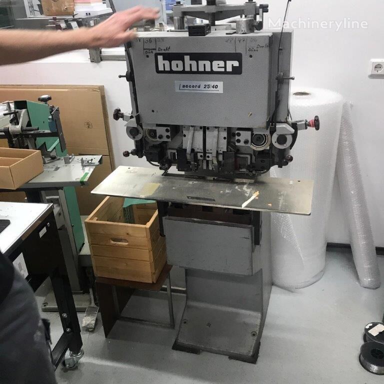 Hohner Accord 25-40 mašina za šivenje knjiga