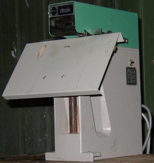 Ernst Nagel Rinak mašina za šivenje knjiga