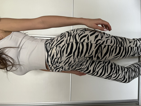 Bershka pantalone 38