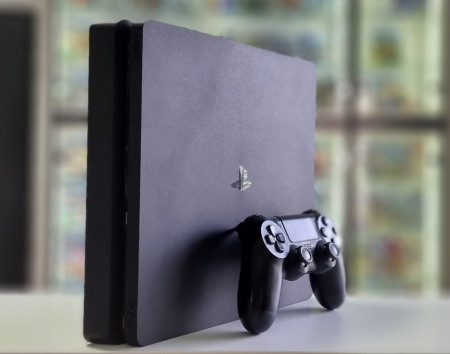 Konzola Sony PlayStation 4 500GB Slim - Korišćeno