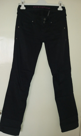 Guess pantalone sniženo 500