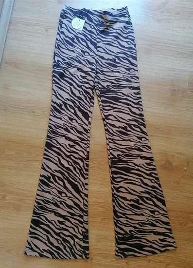 Stradivarius pantalone Novo sniženo