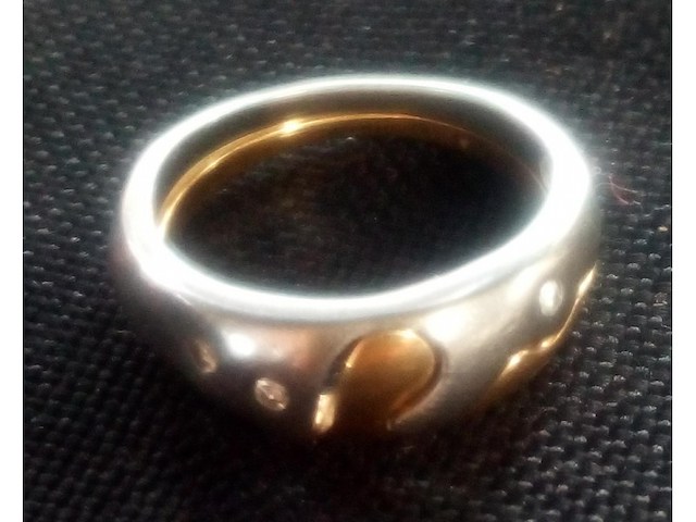 Prsten iz dva dela