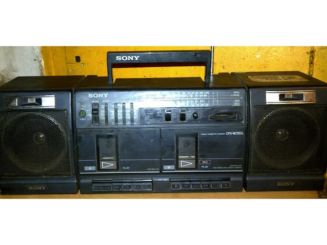 Radio Kasetofon `SONY` CFS-W350L