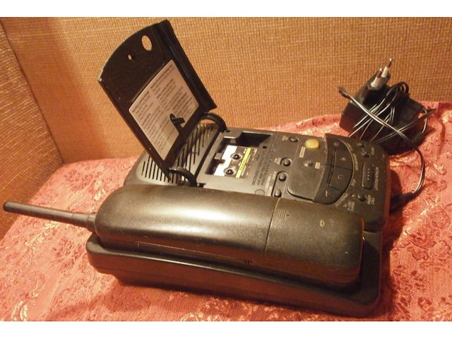 PANASONIC bežični telefon sa sekretaricom