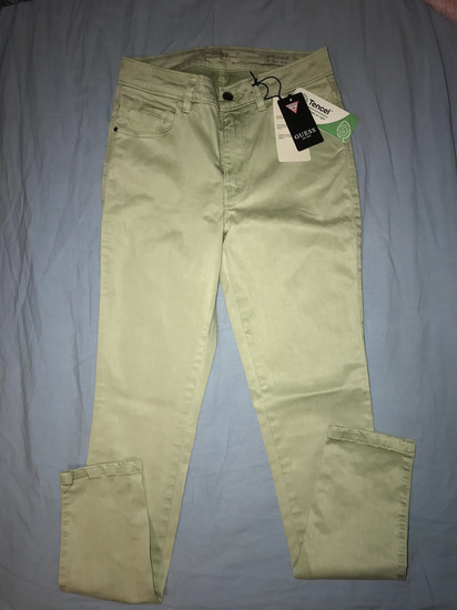 Nove pantalone GUESS