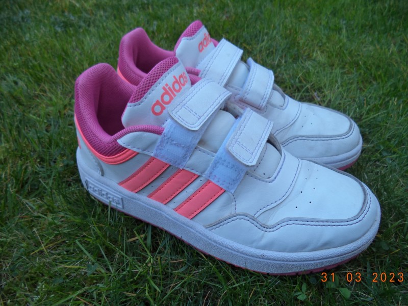 Adidas patike broj 32 - 19,5cm