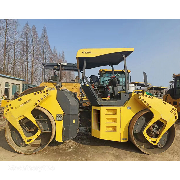 BOMAG BW203 valjak za asfalt