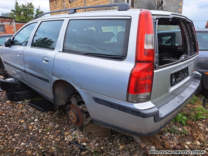 Volvo V70 2.4 D5. 2.4t Kompletan Auto U Delovima