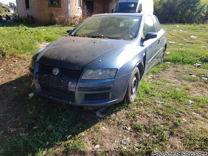 Fiat Stilo Delovi Kompletan Auto U Delovima