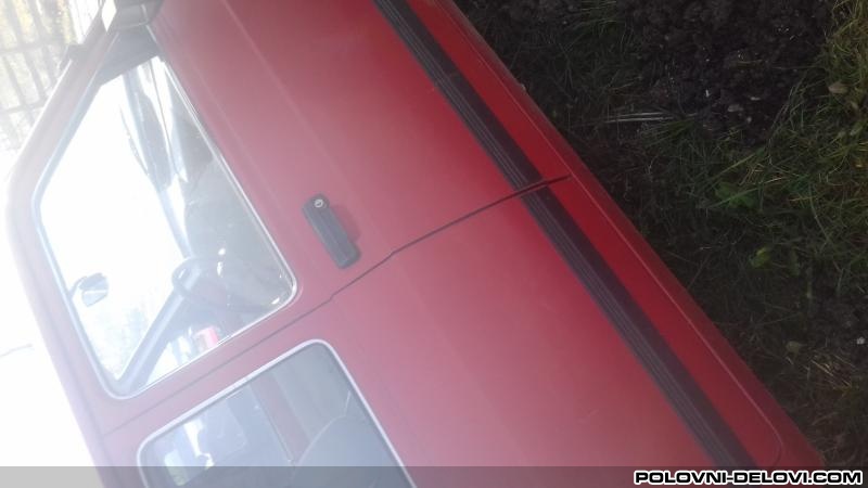 Zastava 101 Kompletan Auto U Delovima