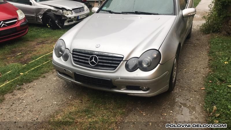 Mercedes C 200 Kompletan Auto U Delovima