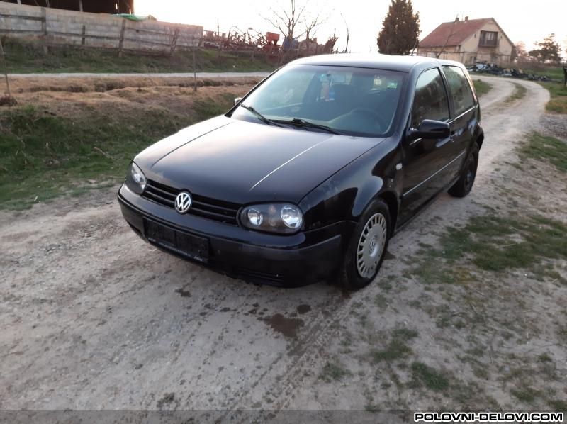 Volkswagen Golf 4 Kompletan Auto U Delovima