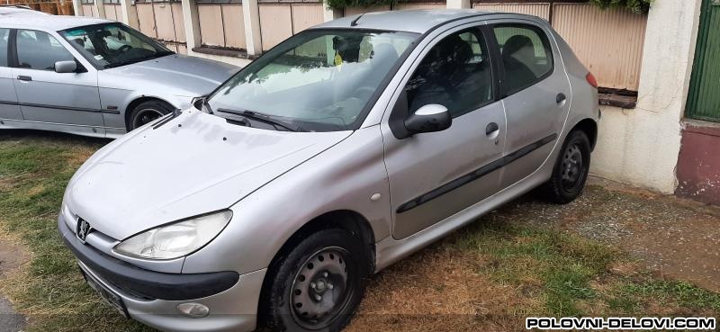 Peugeot 206 1.4 1.6 Kompletan Auto U Delovima