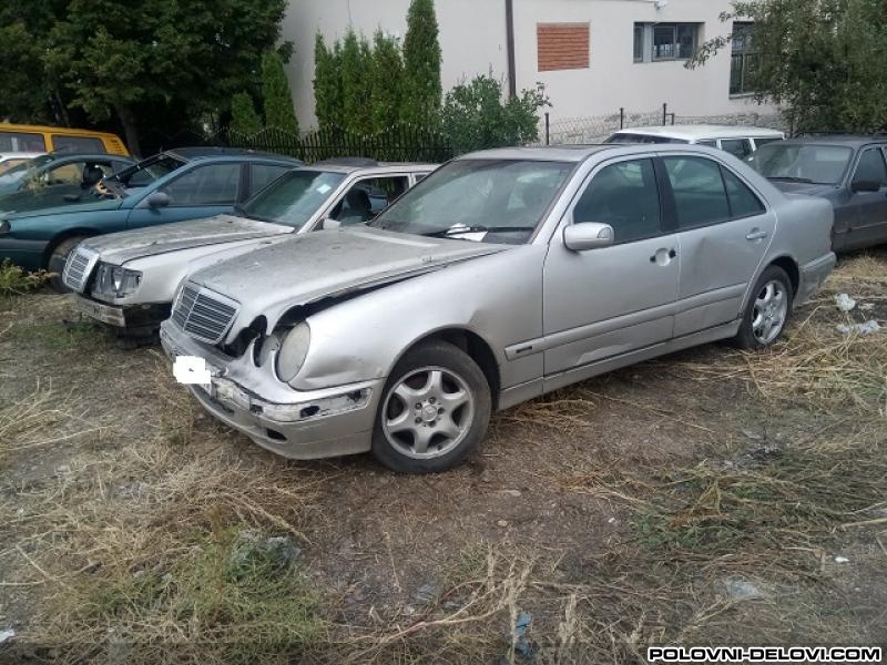 Mercedes E 220 2.2 CDI 2001 Godina Kompletan Auto U Delovima