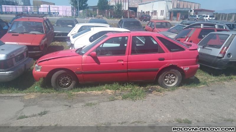 Ford Escort 1.8 BENZIN 1997 G. Kompletan Auto U Delovima