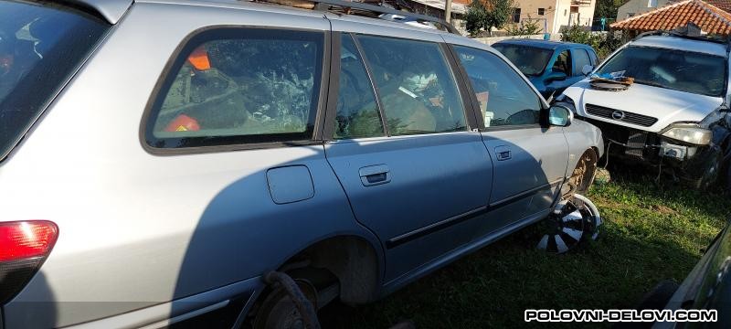 Peugeot 406 Kompletan Auto U Delovima