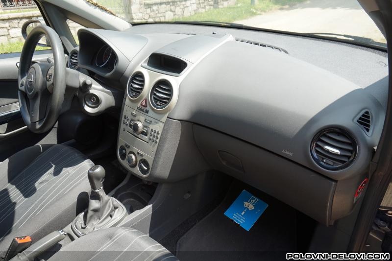 Opel Corsa Tabla Sa Airbegom Enterijer