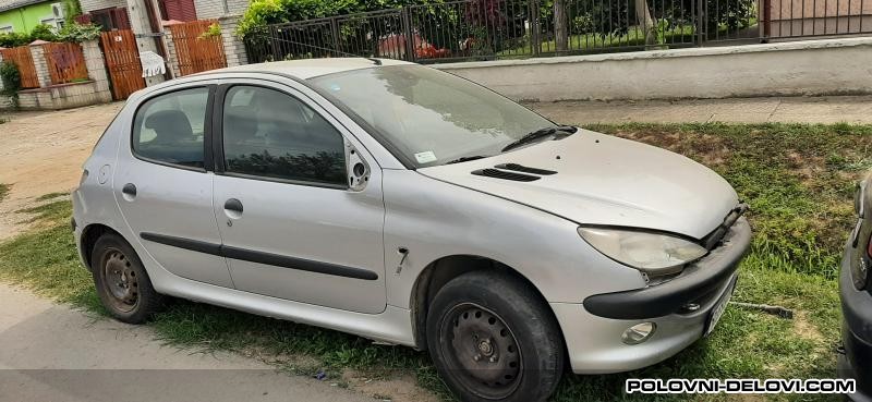 Peugeot 206 1.4 Hdi 1.4 B 1.6b Kompletan Auto U Delovima