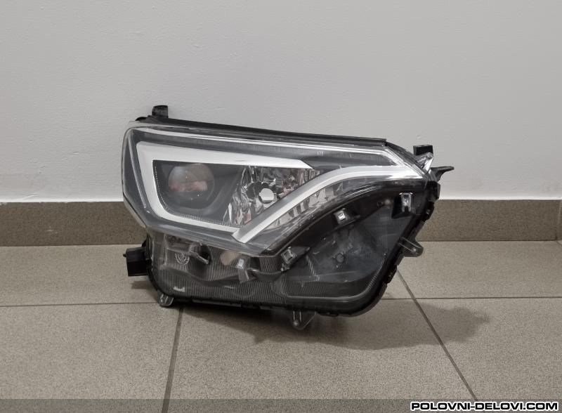 Toyota RAV 4 15-18 Desni Far LED Svetla I Signalizacija